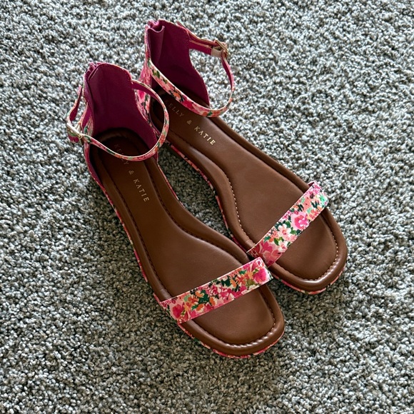 Kelly & Katie | Shoes | Kelly Katie Pink Floral Sandals | Poshmark